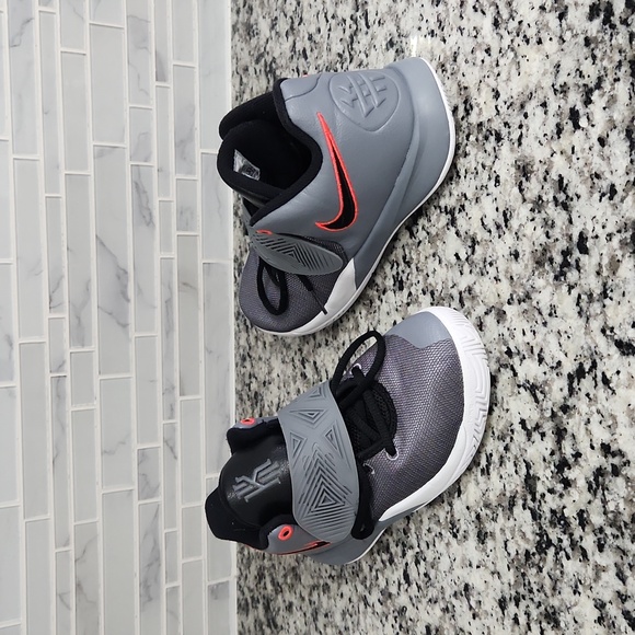 Nike | Shoes | Cool Gray Nike Kyrie Flytrap 3 Basketball Shoes 6y ...